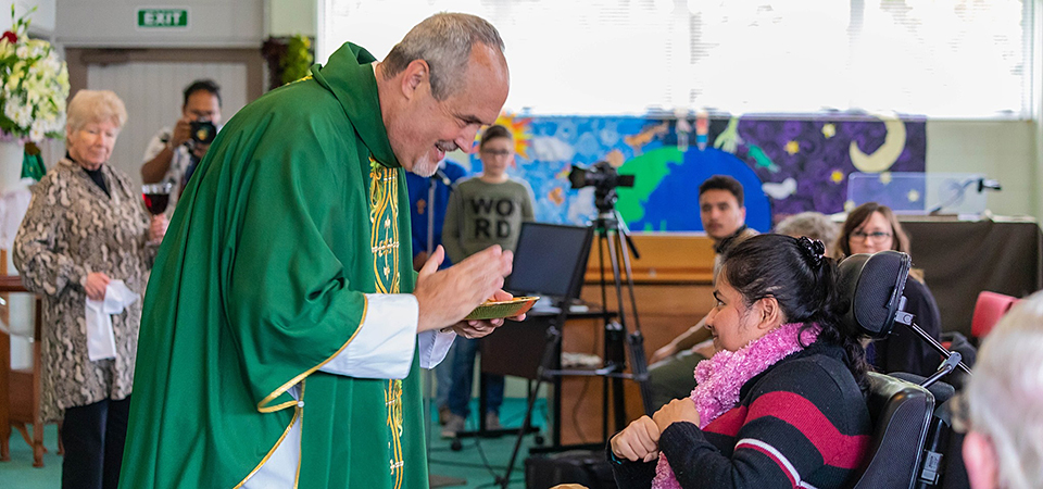 Sign language need in New Zealand stressed - Catholic Outlook