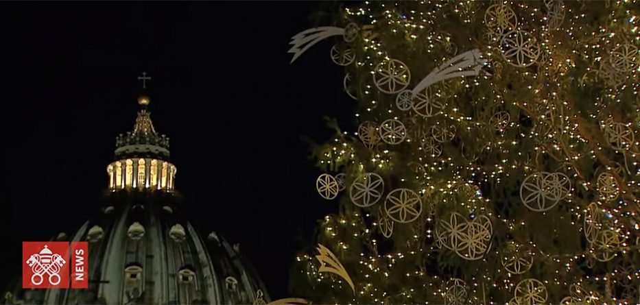 Christmas tree, Nativity scene lit up in St. Peter’s Square - Catholic ...