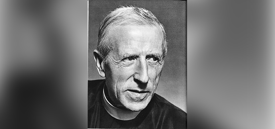 Fire on earth: A centenary of Telihard de Chardin's essay 'The Mass on ...