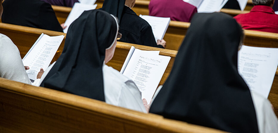 Pope tells Religious Superiors to keep bringing hope to our 'lost ...