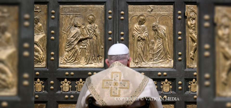 Pope Francis opens Holy Door inaugurating 2025 Jubilee - Catholic Outlook